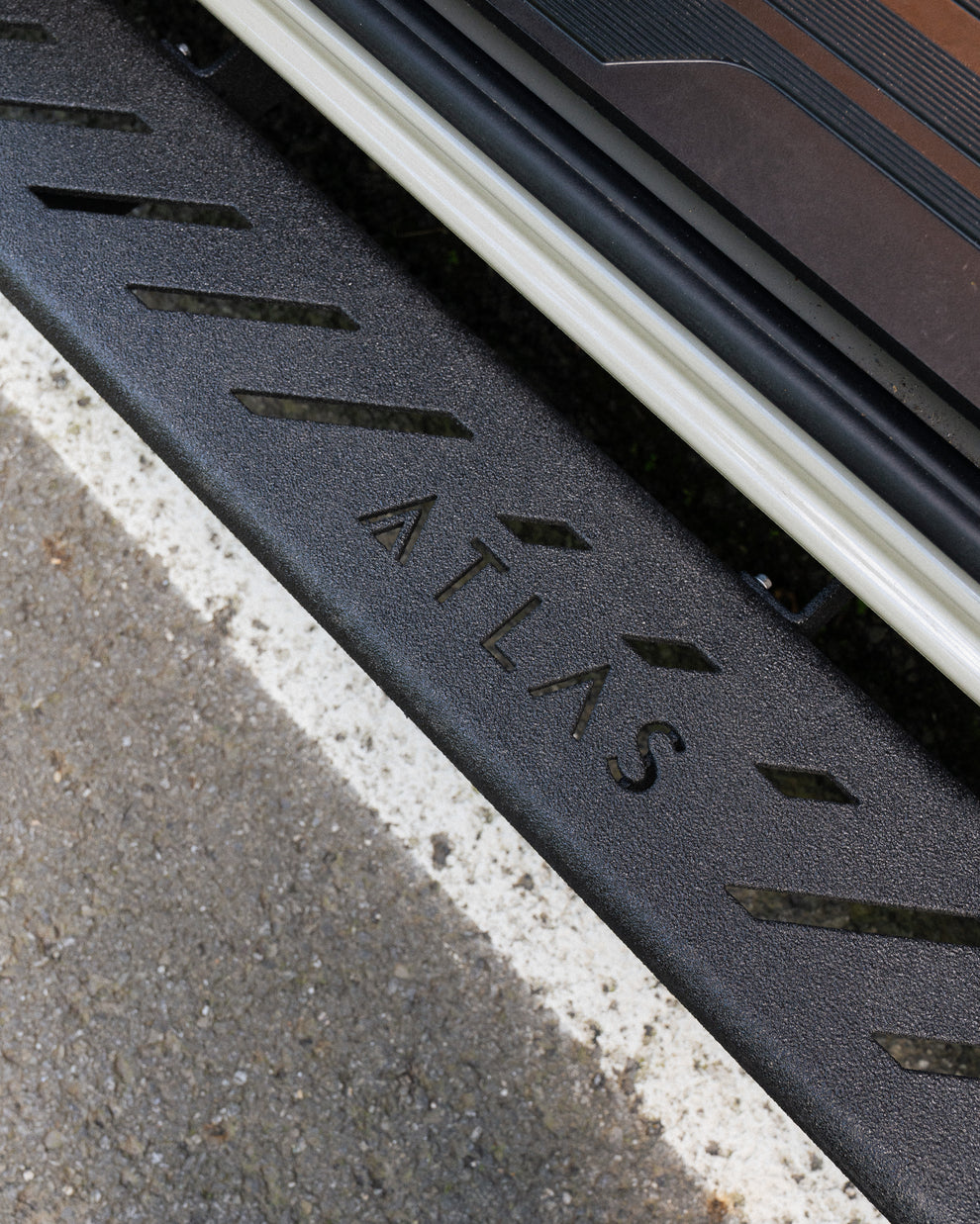 Marche pied atlas 36'' coté conducteur pour Mercedes Sprinter – NEW WEST