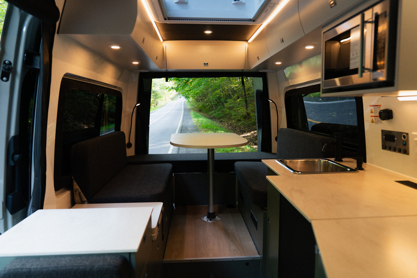 Evazion – Mercedes Sprinter 2026 144’’ 2WD ou AWD en Option (disponibl ...