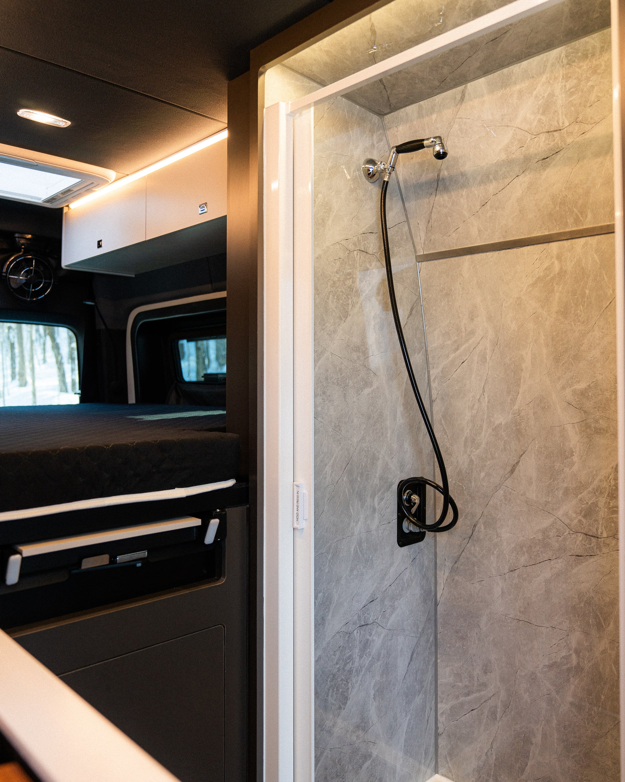 Phenix XL | Van aménagé Mercedes Sprinter 170 AWD – NEW WEST